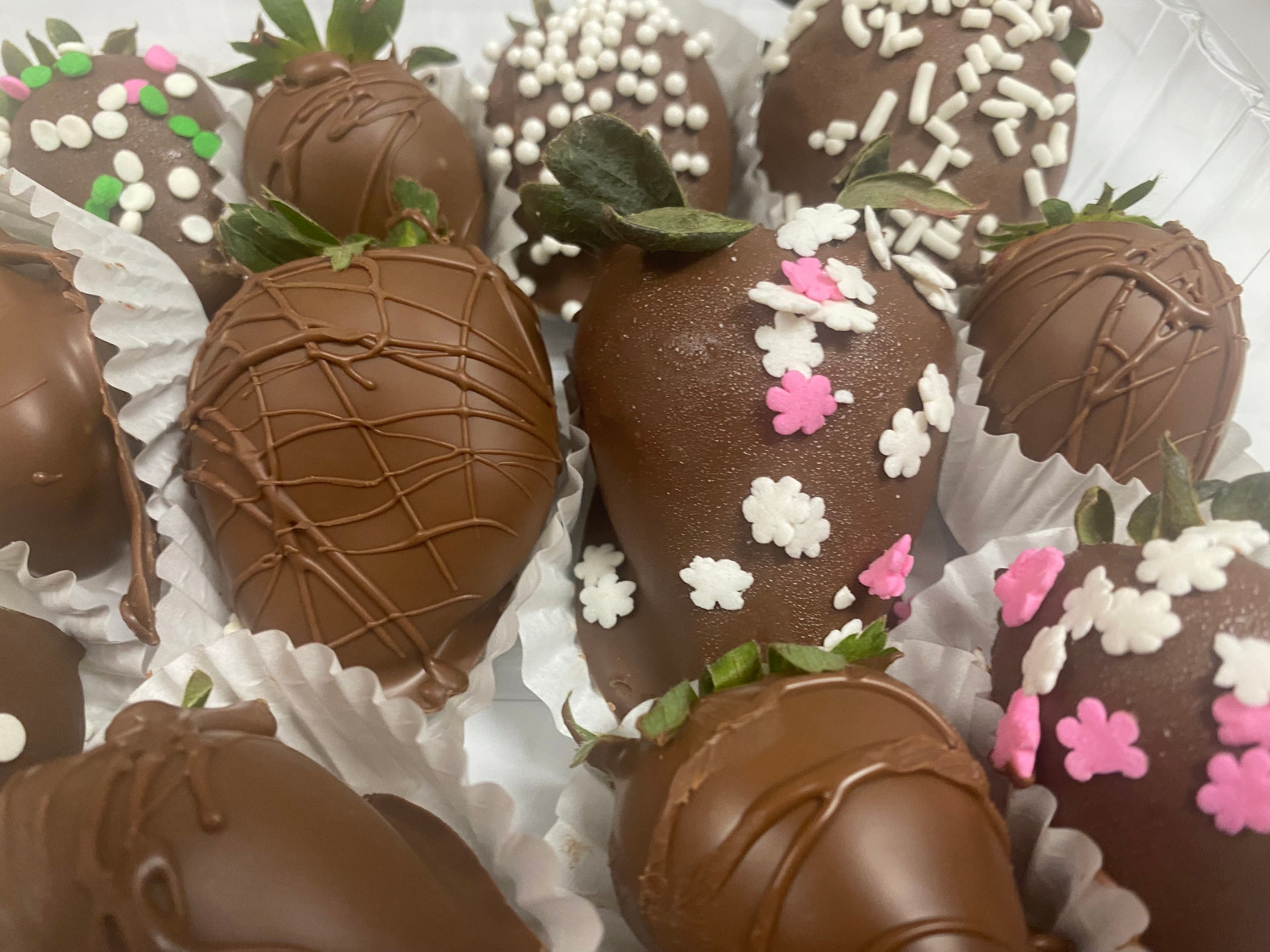 Chocolate Covered Strawberries - PREORDER | Sak's Deli